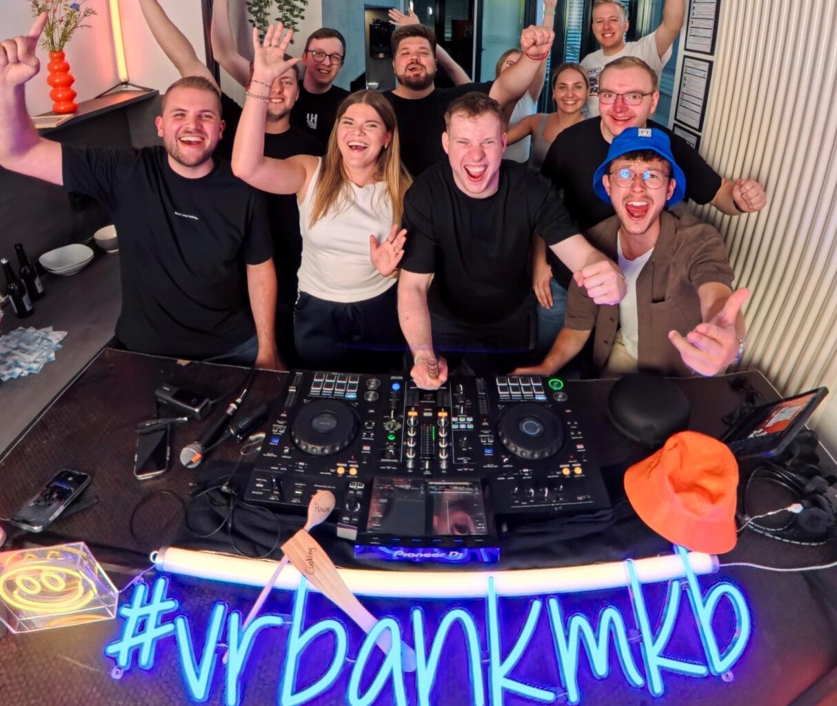 Beats, Burger, Bank: Erfolgreiche Housecooking-Premiere von Heatwave ...